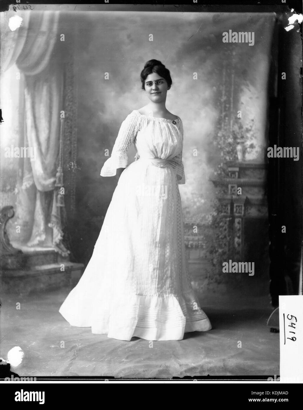 Portrait photograph of Mrs. Nettie Law 1903 (3192316570 Stock Photo - Alamy