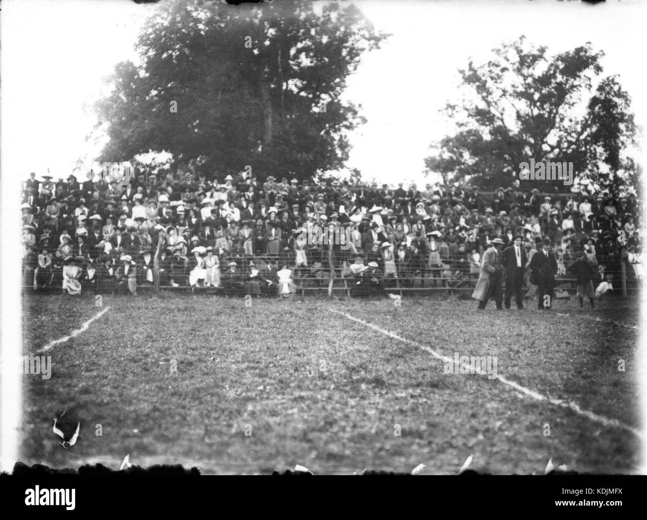 Stadium atmosphere football Black and White Stock Photos & Images - Alamy