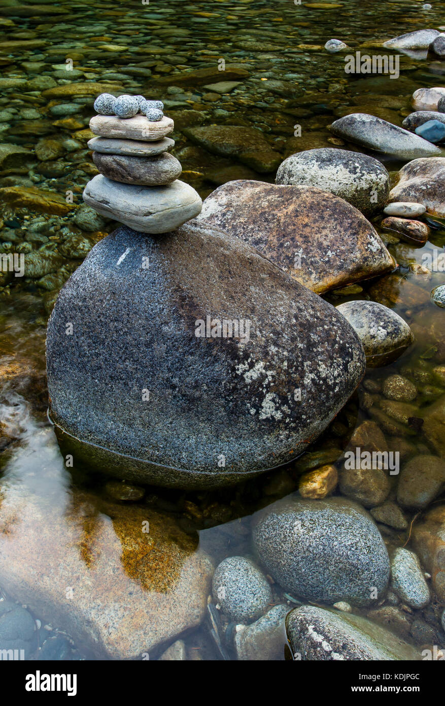 Balancing rocks canada hi-res stock photography and images - Alamy