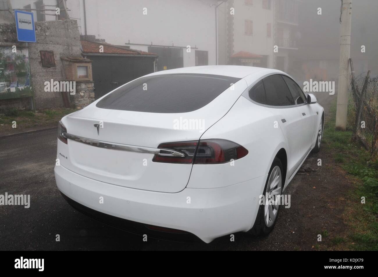 Tesla Model S, Driverless car Stock Photo - Alamy