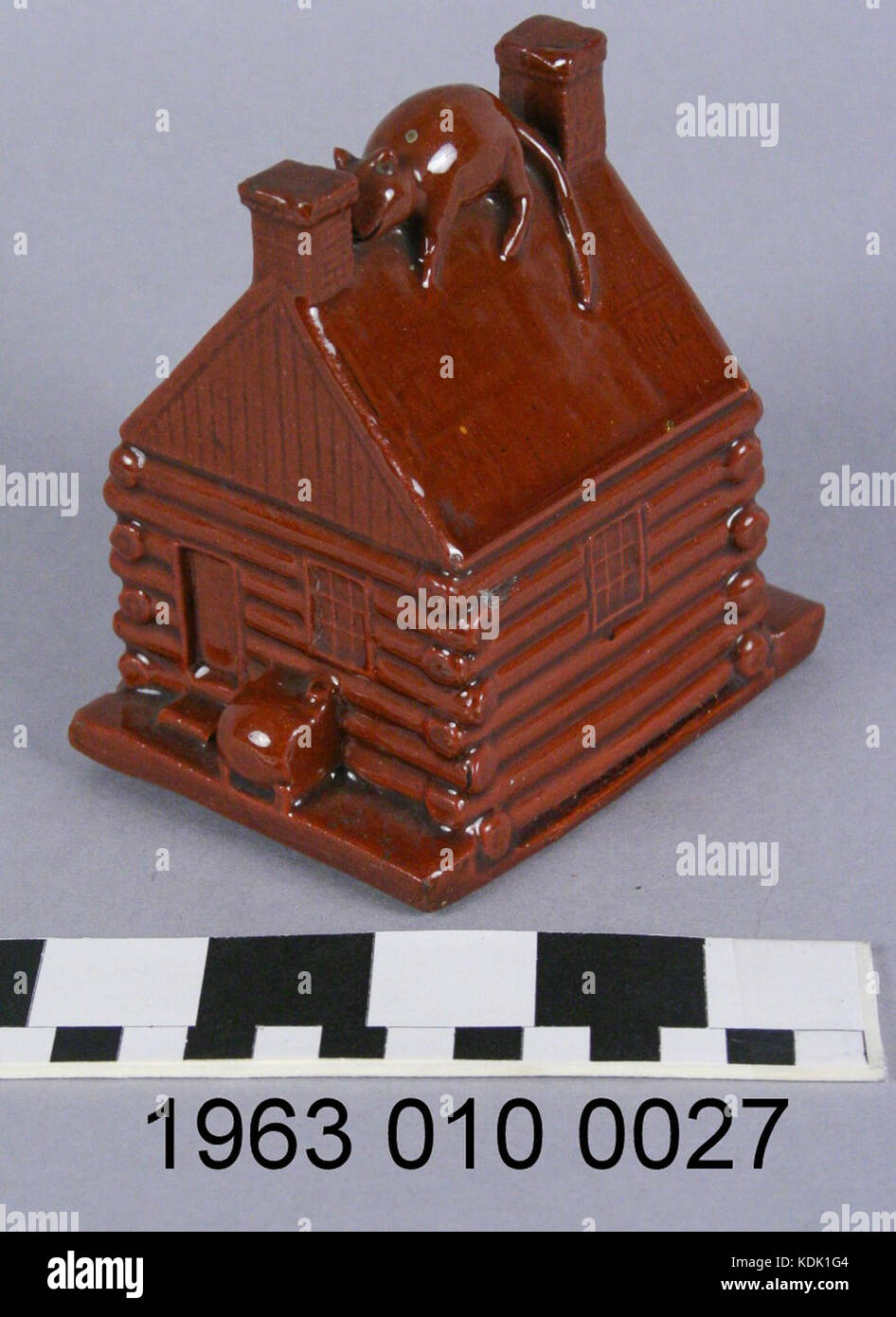 Ceramic log hi-res stock photography and images - Alamy