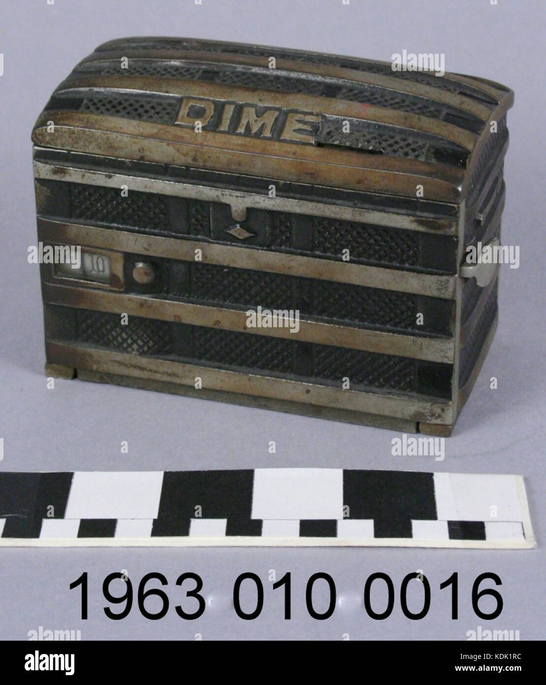 Phoenix Dime Register Trunk Mechanical Coin Bank Stock Photo - Alamy