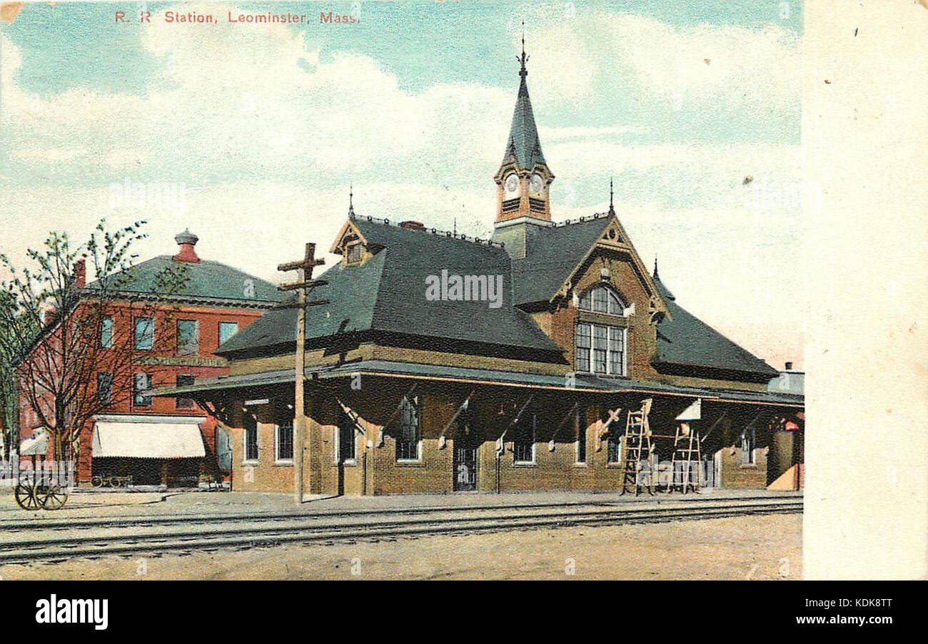 Leominster station 1907 postcard Stock Photo - Alamy