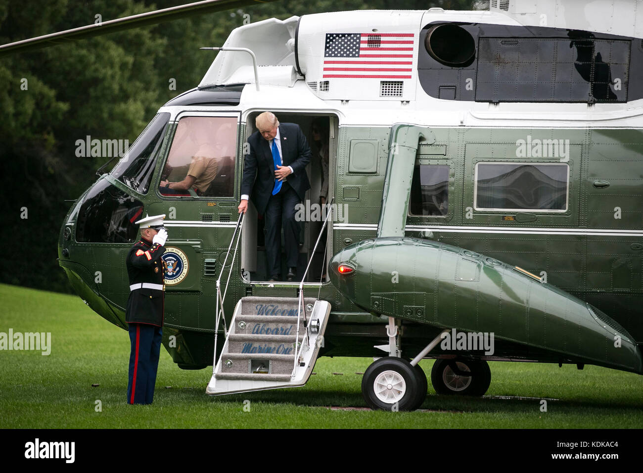 United States President Donald J. Trump arrives aboard Marine One on ...