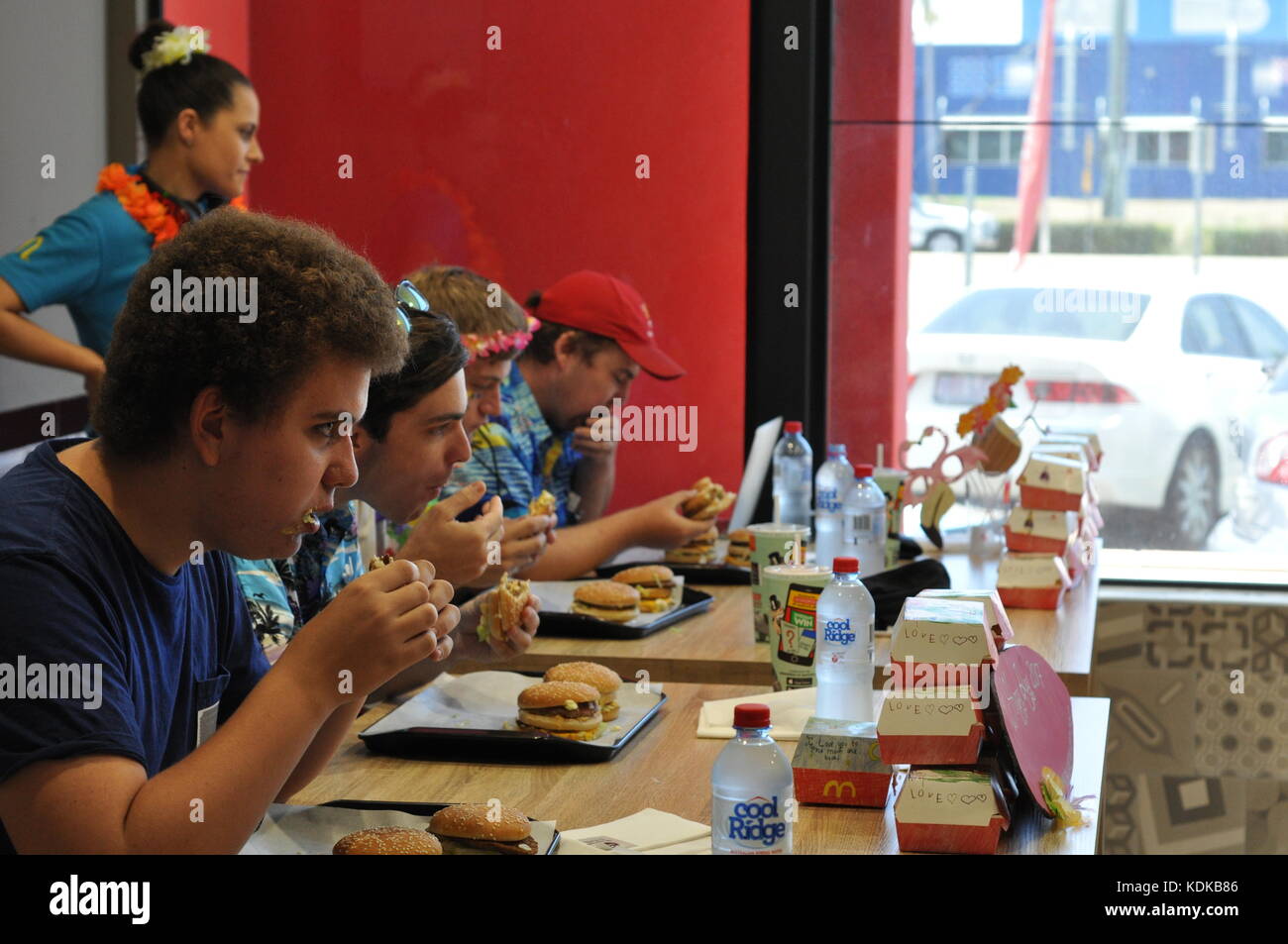 Eating mcdonalds kids hi-res stock photography and images - Alamy