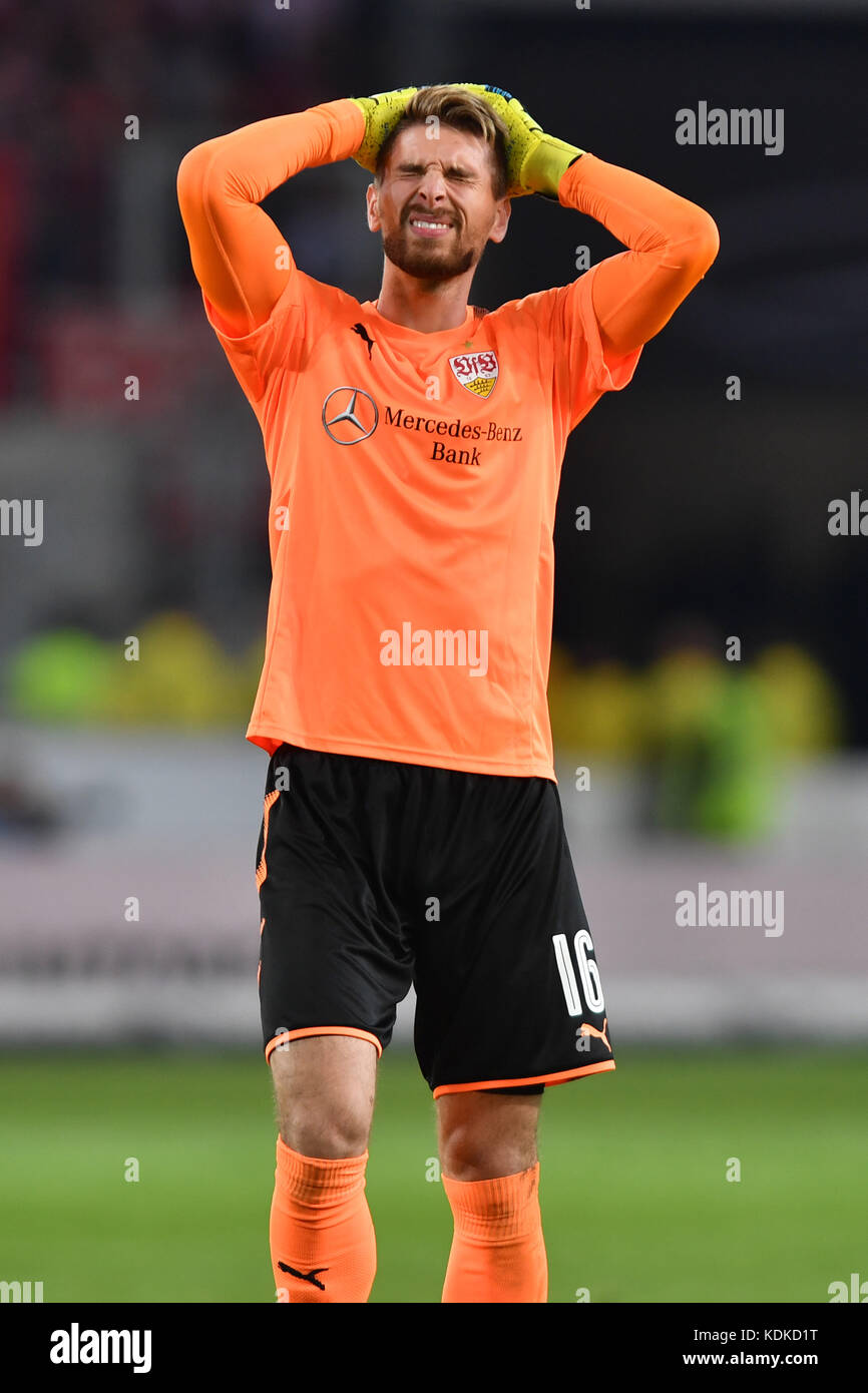 goalwart Ron-Robert ZIELER (VFB Stuttgart), Enttaeuschung,Frust ...