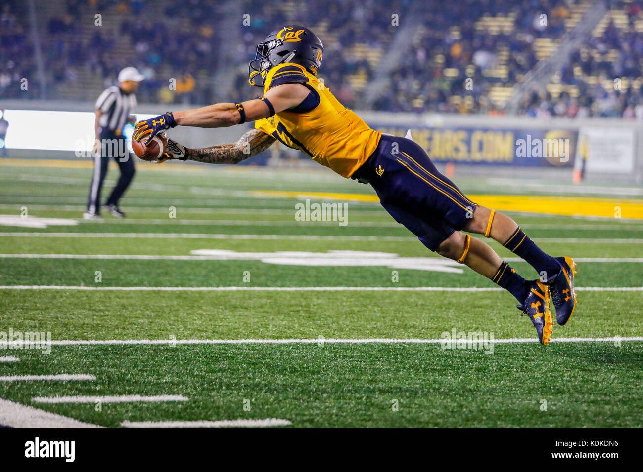 Berkeley, California, USA. 13th Oct, 2017. Cal WR Vic Wharton III ...