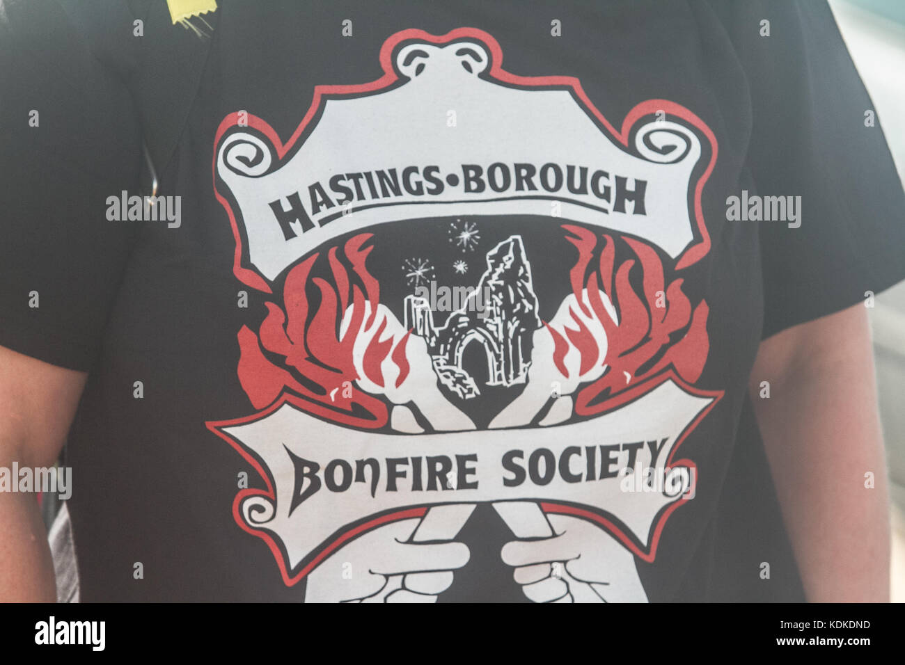 Hastings,East Sussex,UK. 14th October 2017. Workers stack crates on the ...