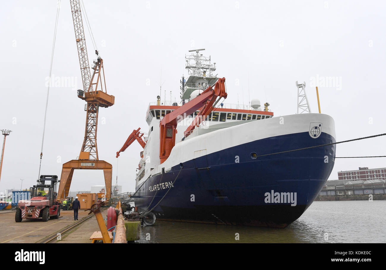 Bremerhaven, Germany. 14th Oct, 2017. The icebreaker "Polarstern ...
