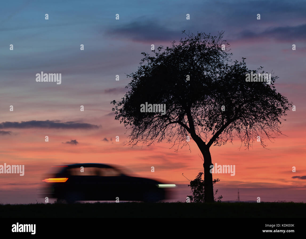 Jacobsdorf, Germany. 13th Oct, 2017. A car driving with a colourful ...