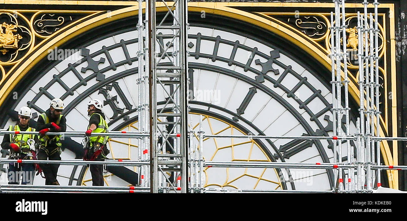 Westminster. London, UK. 14th Oct, 2017. The clock face of the ...