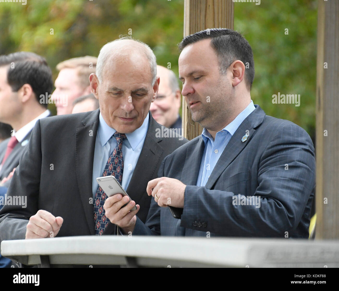 John rowley trump hi-res stock photography and images - Alamy