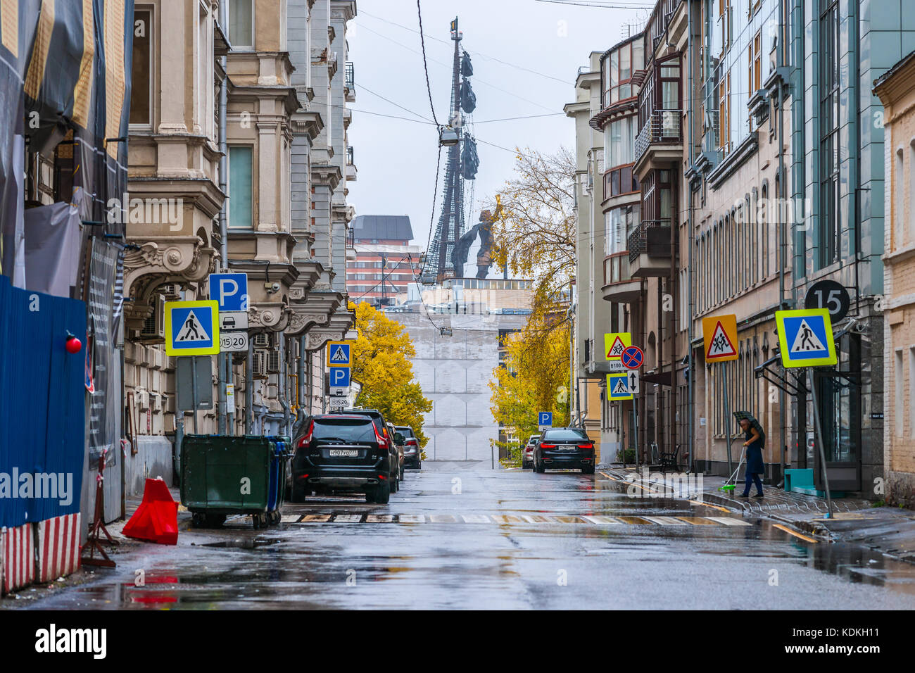 Street ostozhenka hi-res stock photography and images - Alamy