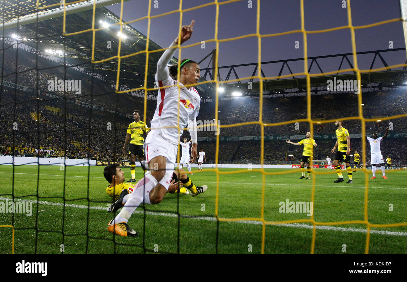 Dortmund, Germany. 14th Oct, 2017. Leipzig's Yussuf Poulsen (L ...