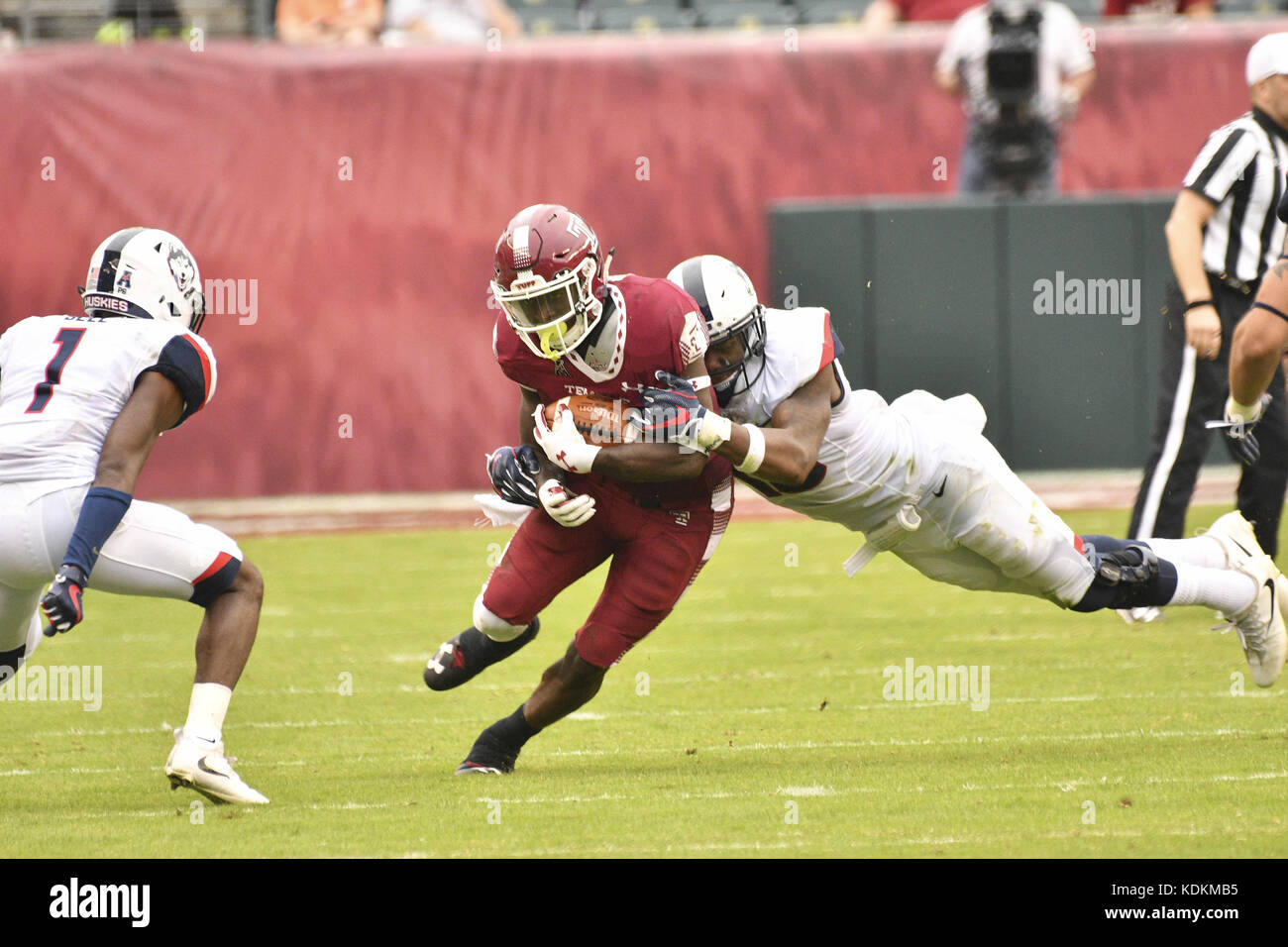 Philadelphia, Pennsylvania, USA. 14th Oct, 2017. Temple's DAVID HOOD RB ...