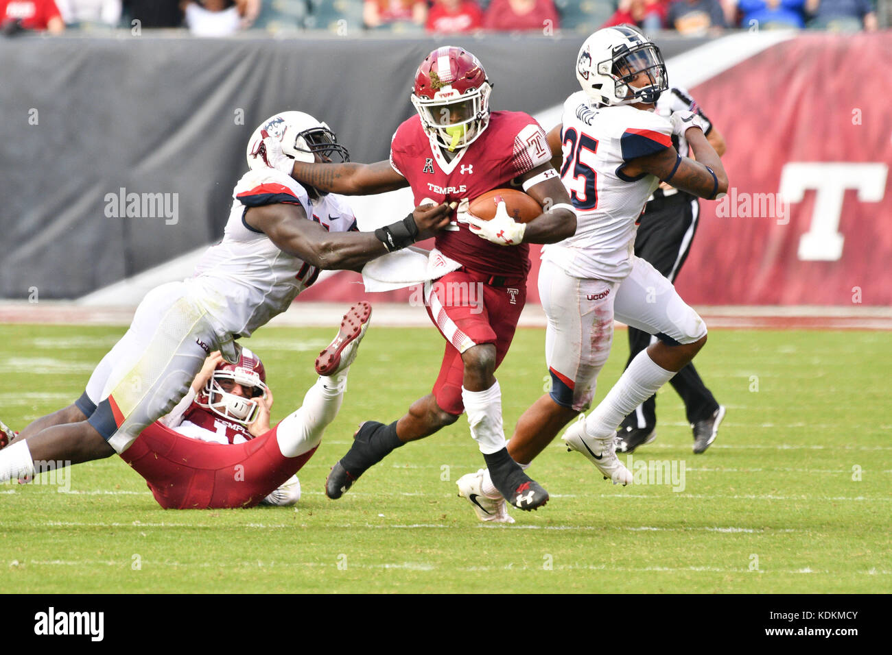 Philadelphia, Pennsylvania, USA. 14th Oct, 2017. Temple's DAVID HOOD RB ...