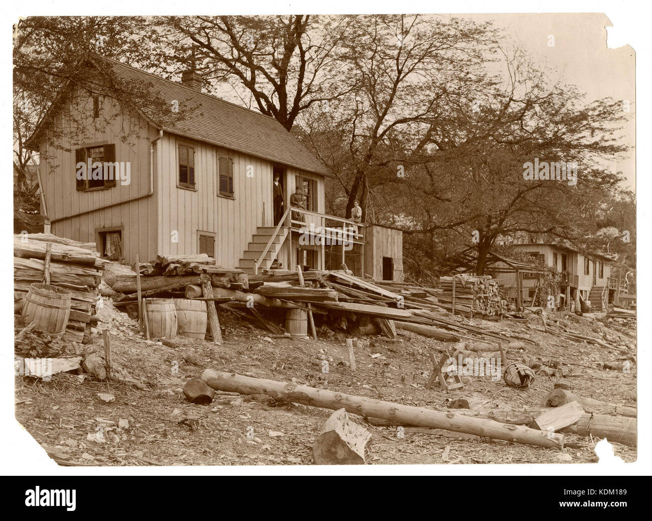 Squatter's homes on river bank in Carondelet. Elwood Street, foot of ...