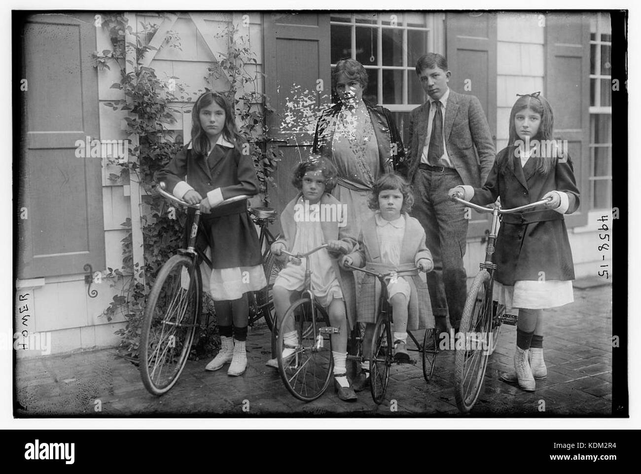 Louise Homer and children in 1919 Stock Photo - Alamy