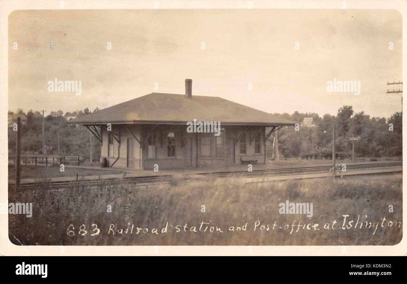 Islington station postcard Stock Photo - Alamy