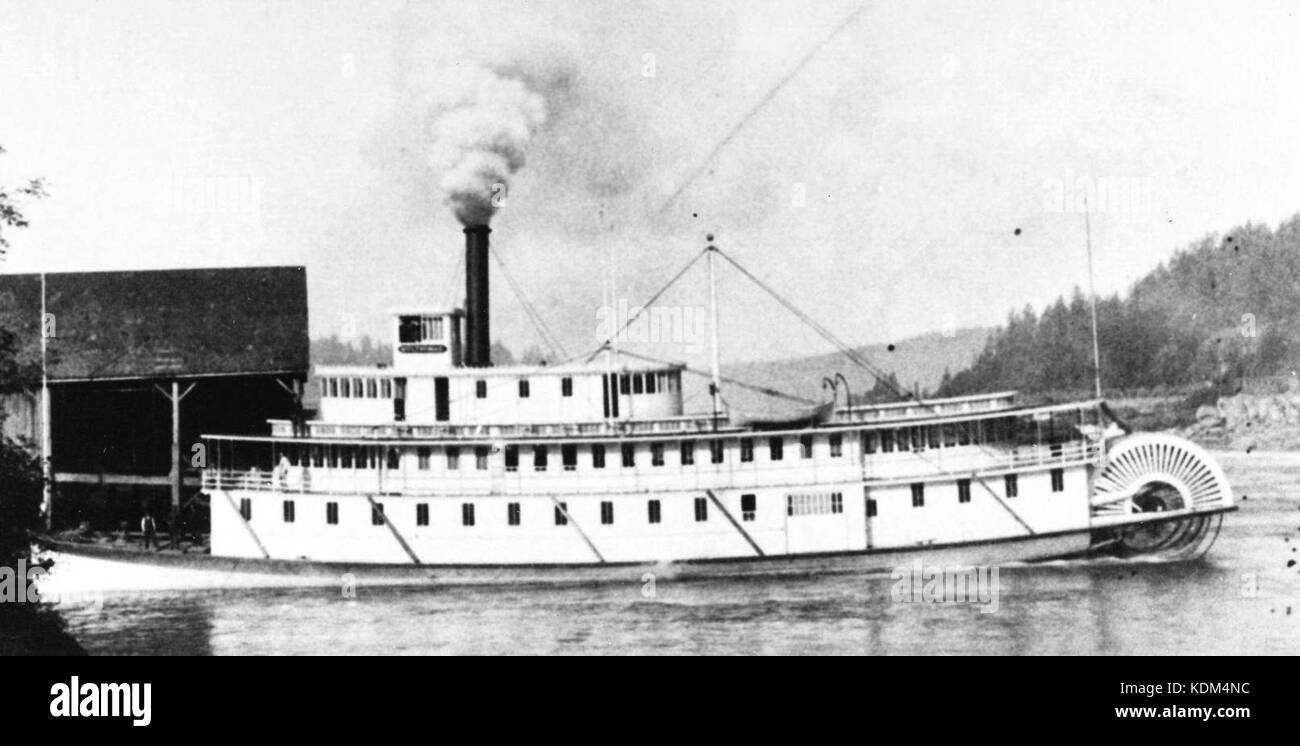 Multnomah (sternwheeler 1885) profile Stock Photo - Alamy
