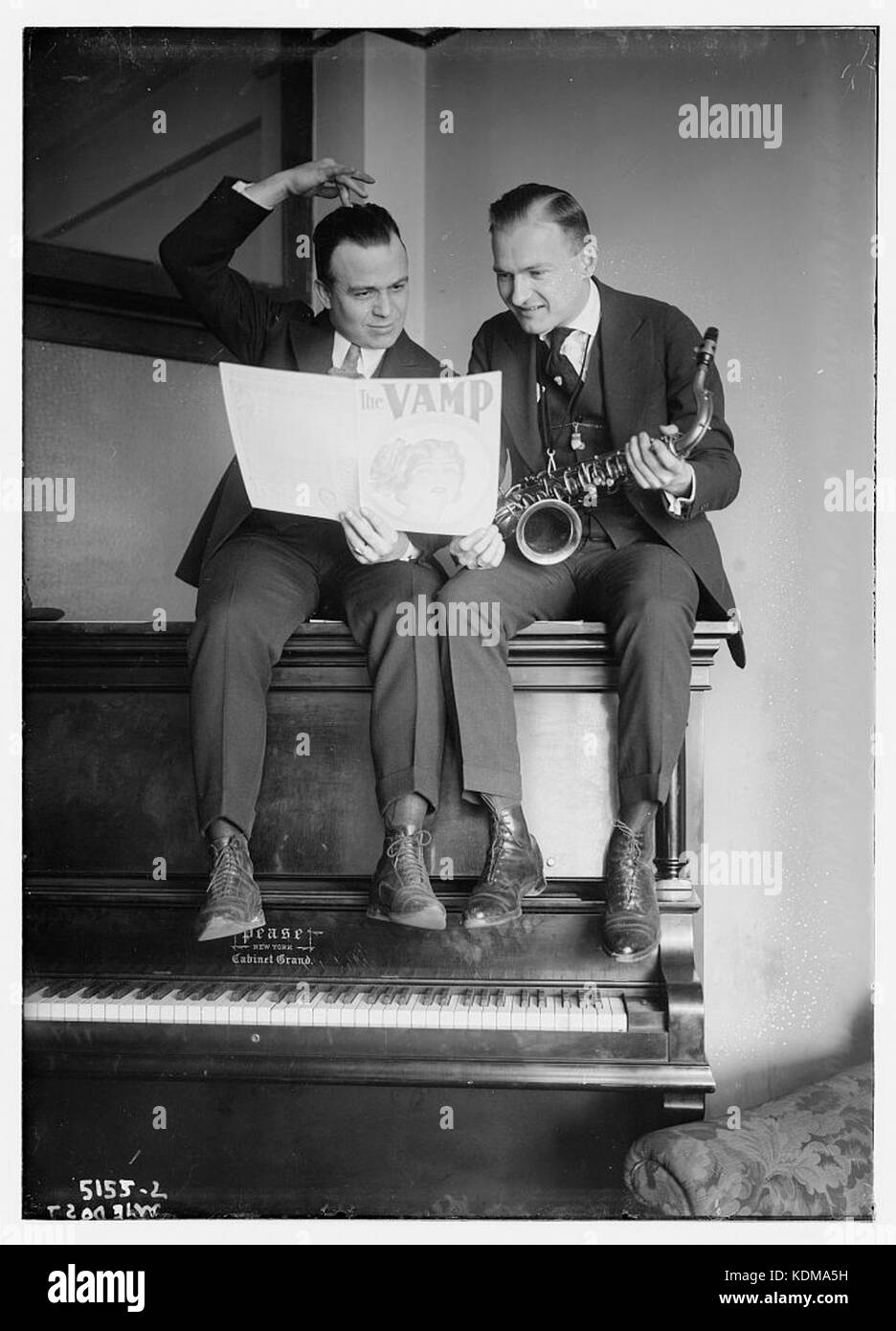 Rudy Wiedoeft reading The Vamp in 1920 Stock Photo - Alamy