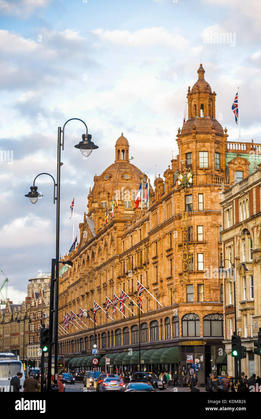 Exterior of Harrods, the luxury department store on Brompton Road in ...