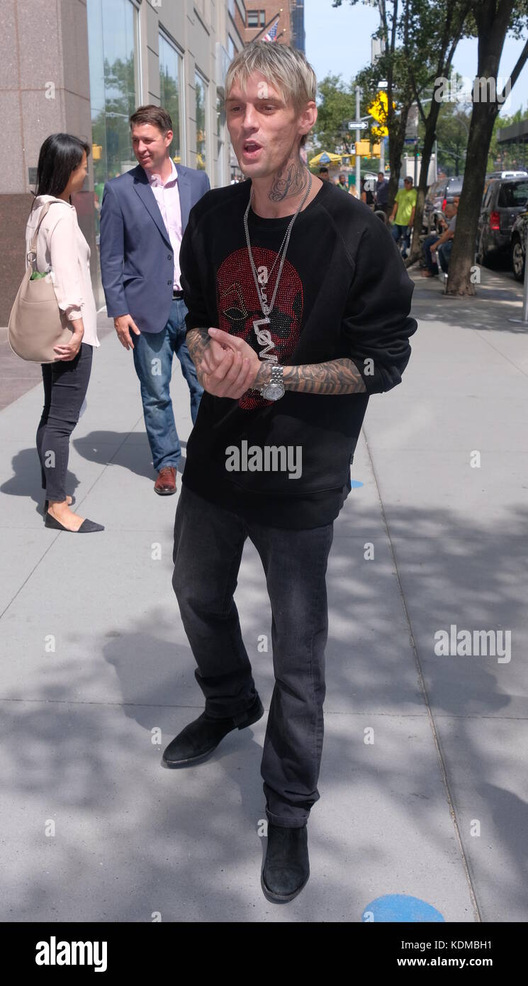 Aaron Carter meets fans outside the Sony building before meeting with ...