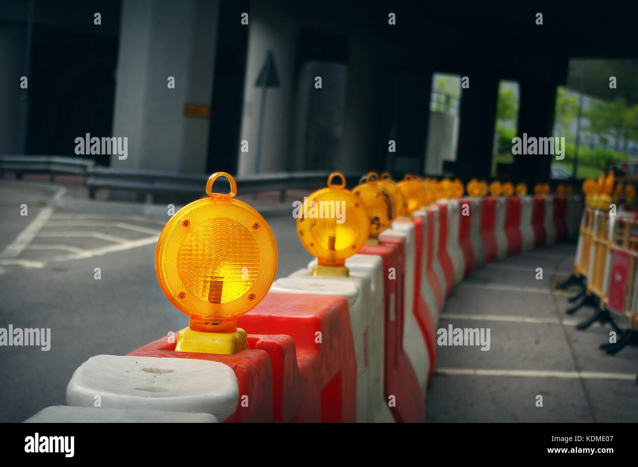 Road construction hazard light hi-res stock photography and images - Alamy