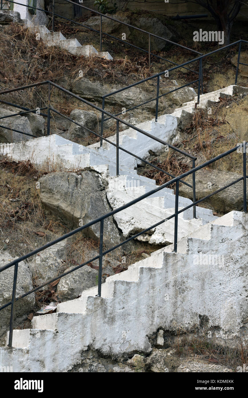 Cliff side stairs hi-res stock photography and images - Alamy
