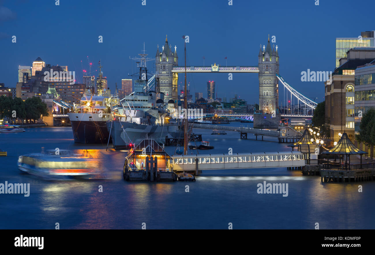 Bridge old ships quay hi-res stock photography and images - Alamy
