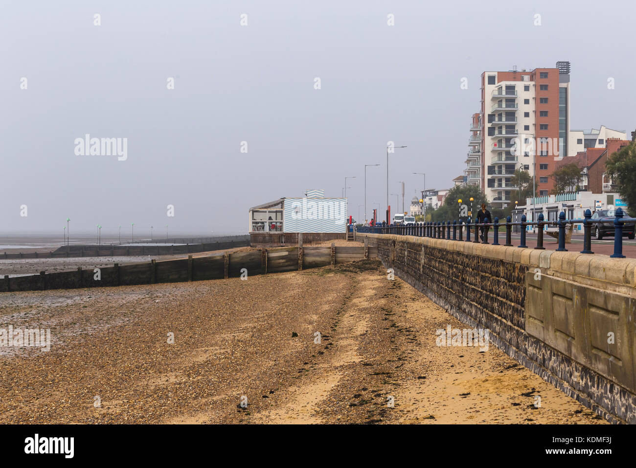 Beach and Esplanade at Westcliff-on-Sea on a Dull Autumn Morning Stock ...