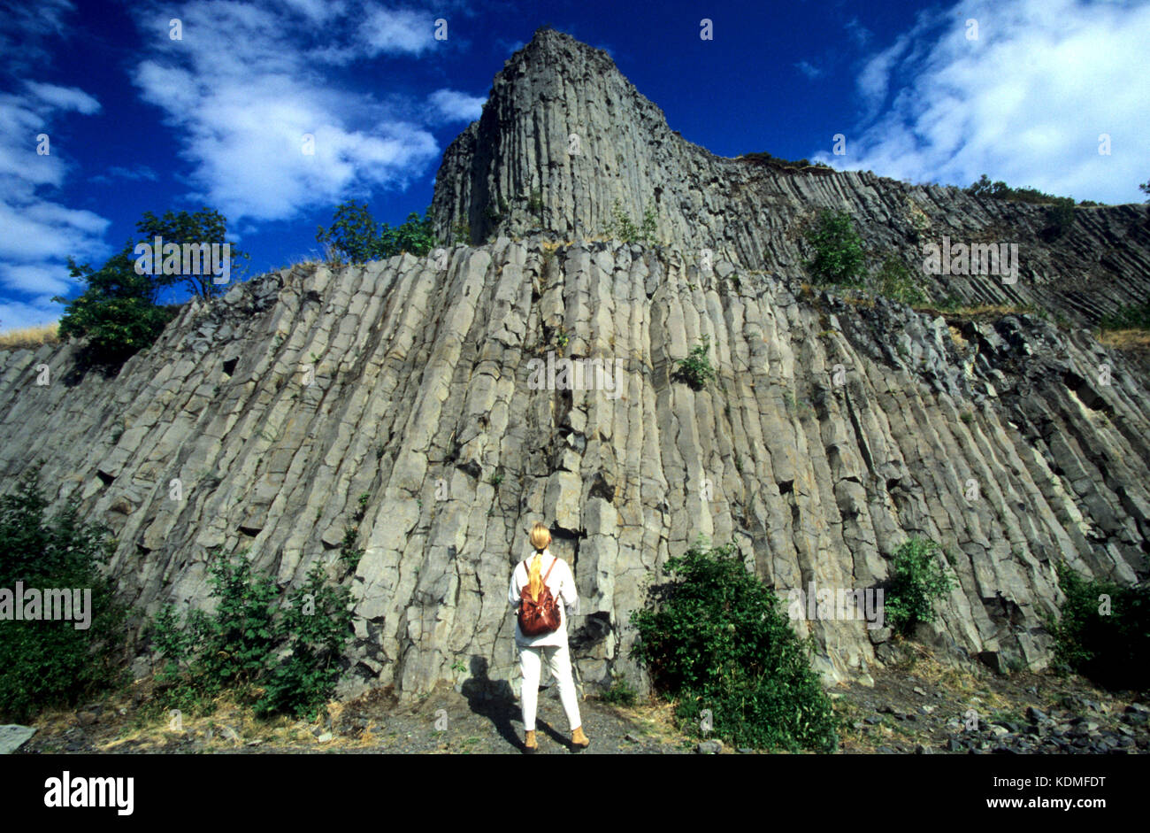 Ungarn, Balaton, Zanka im Kalbecken, Basaltkegel Hegyest¸ Stock Photo ...