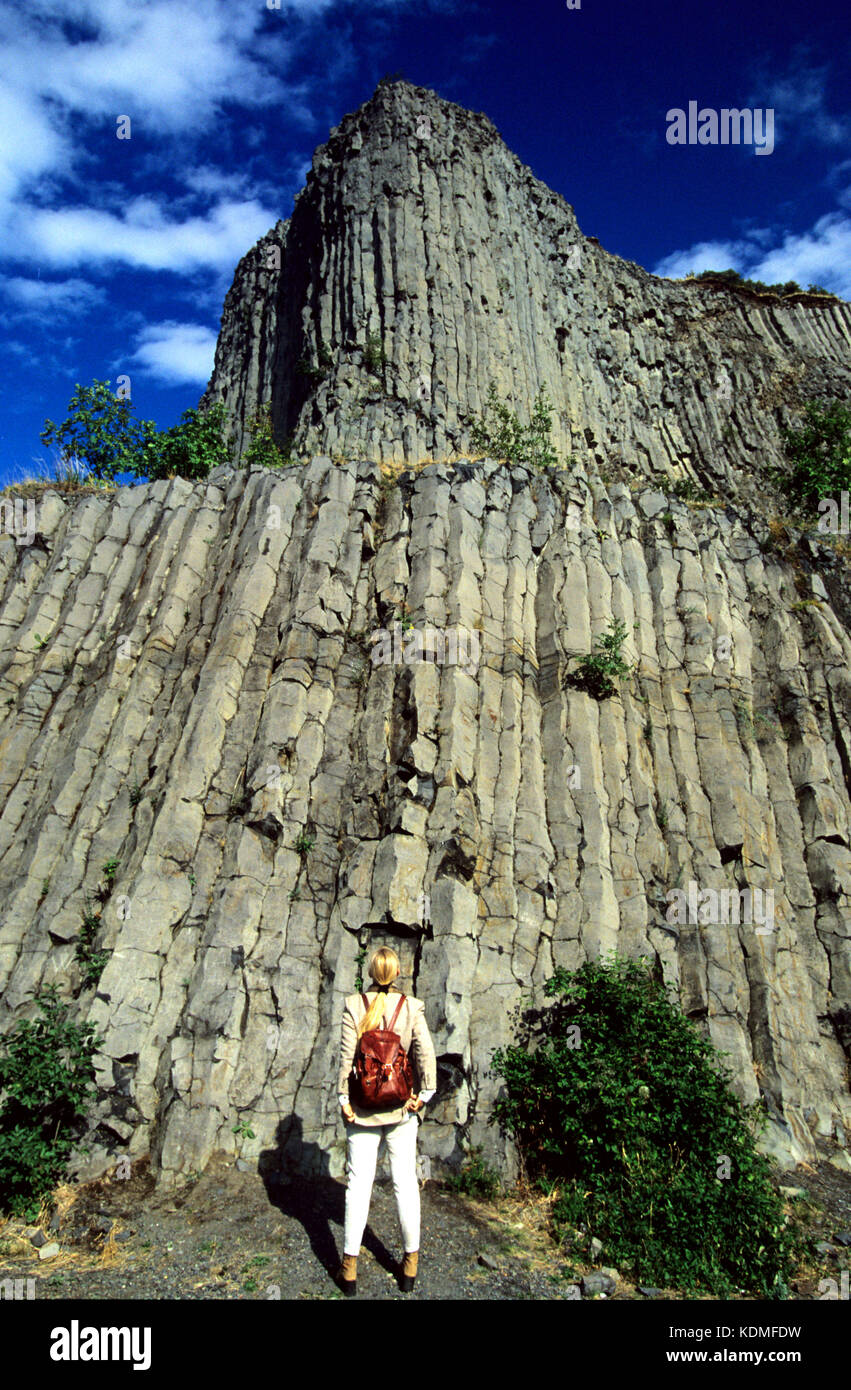 Ungarn, Balaton, Zanka im Kalbecken, Basaltkegel Hegyest¸ Stock Photo ...
