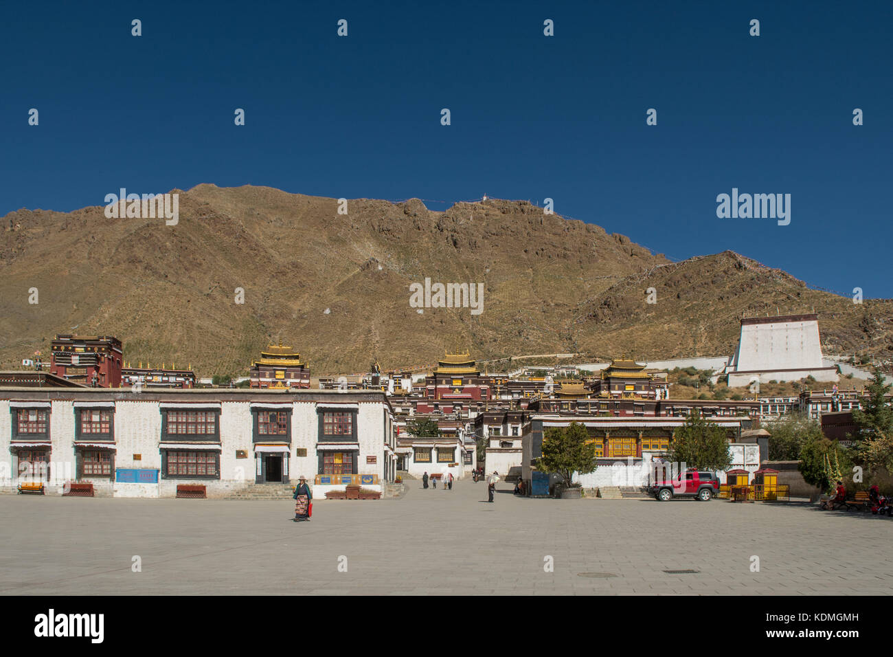 Ta Shi Lhun Po Monastery, Shigatse, Tibet, China Stock Photo - Alamy