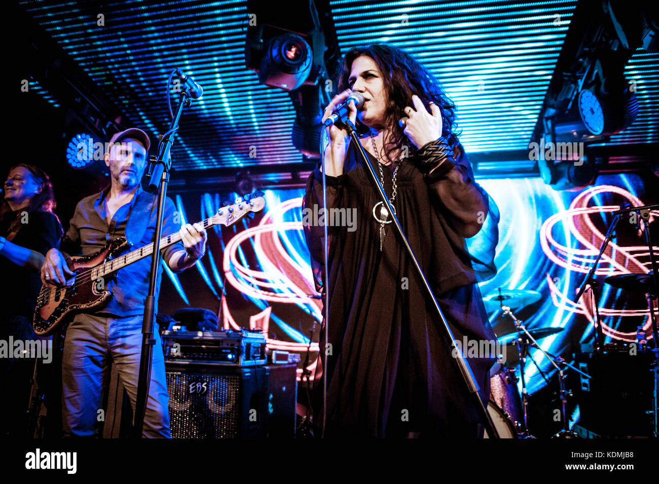 Sari schorr vocals hi-res stock photography and images - Alamy