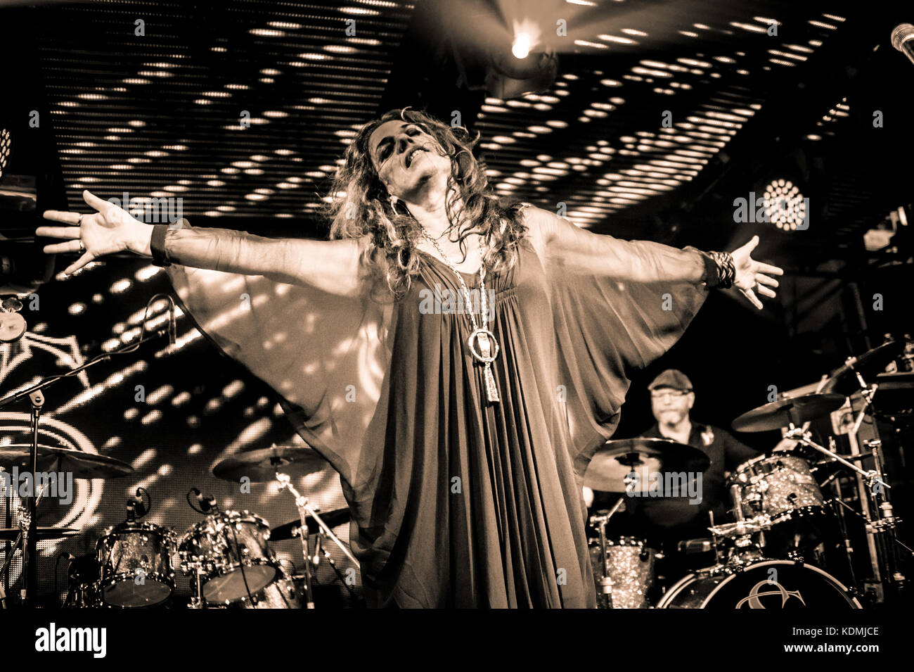 US Blues Singer Sari Schorr live in London Stock Photo - Alamy