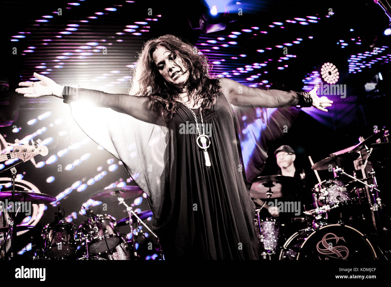 Sari schorr singer hi-res stock photography and images - Alamy