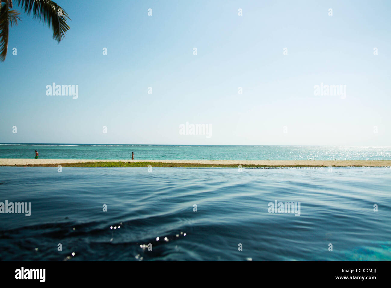 Infinity pool hi-res stock photography and images - Alamy