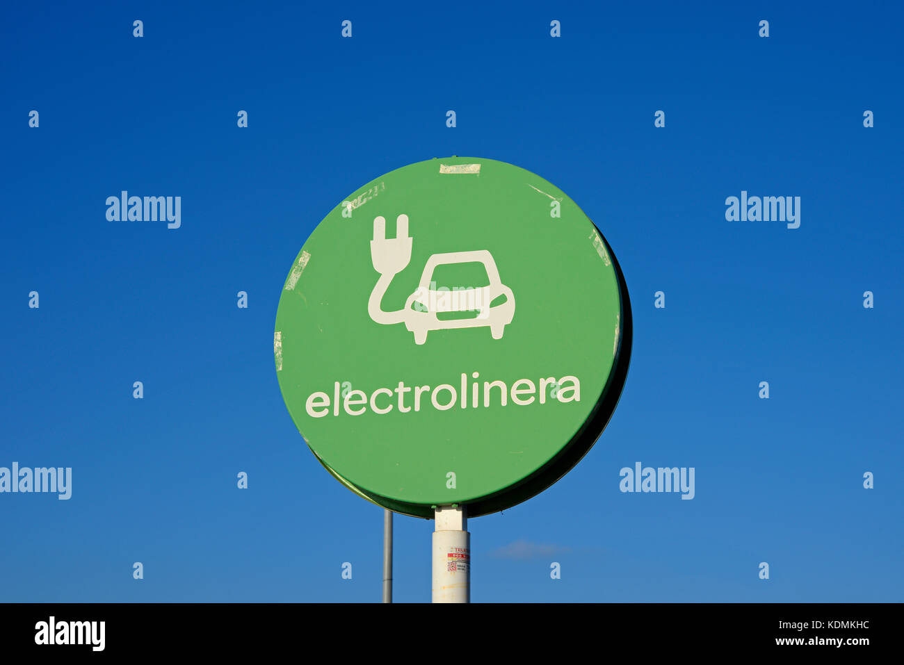 Electrolinera sign for electric charging point for cars. Green ...