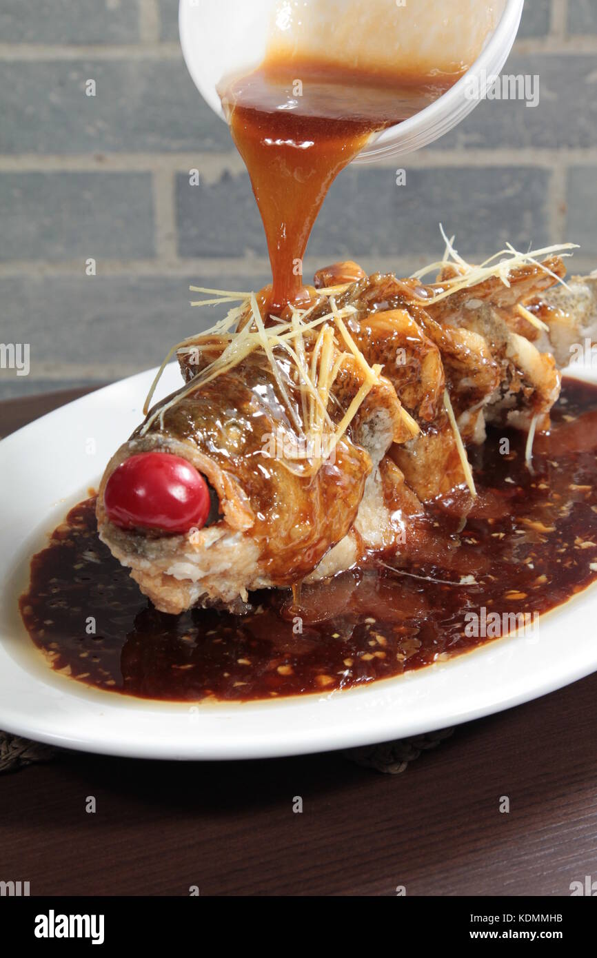 deep fried fish Stock Photo - Alamy