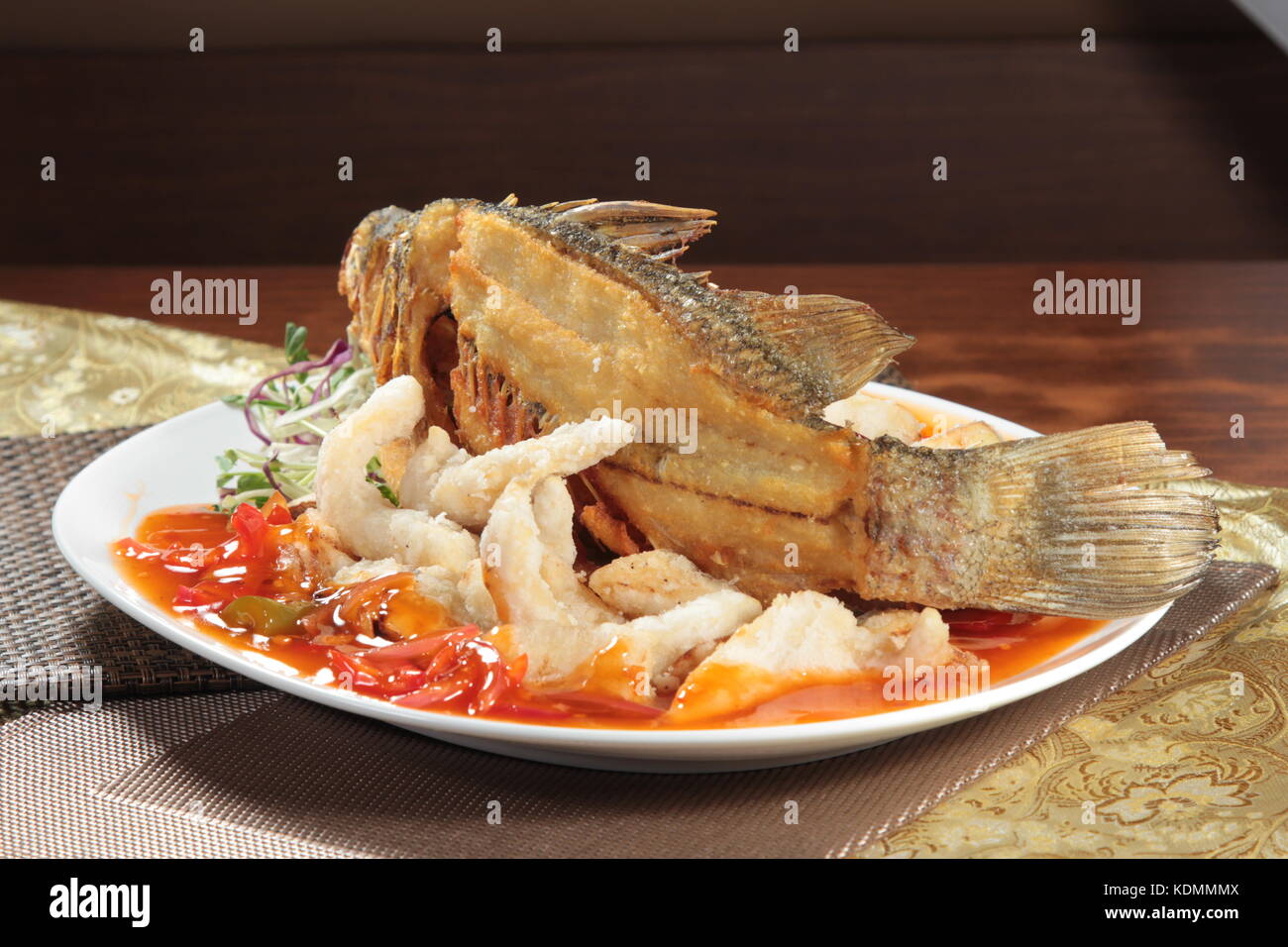 deep fried fish Stock Photo - Alamy