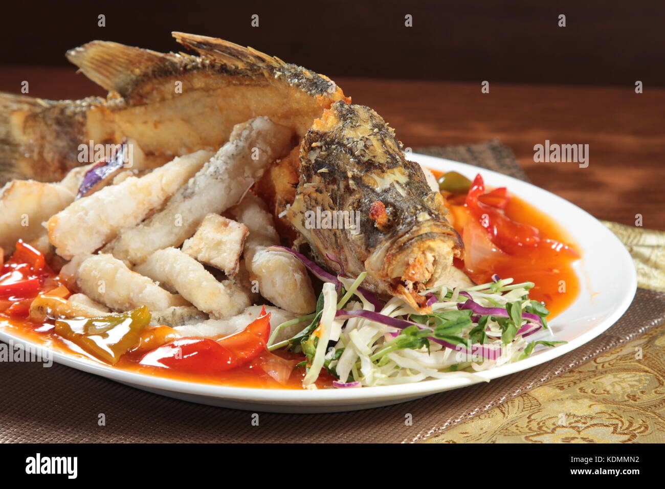 deep fried fish Stock Photo - Alamy