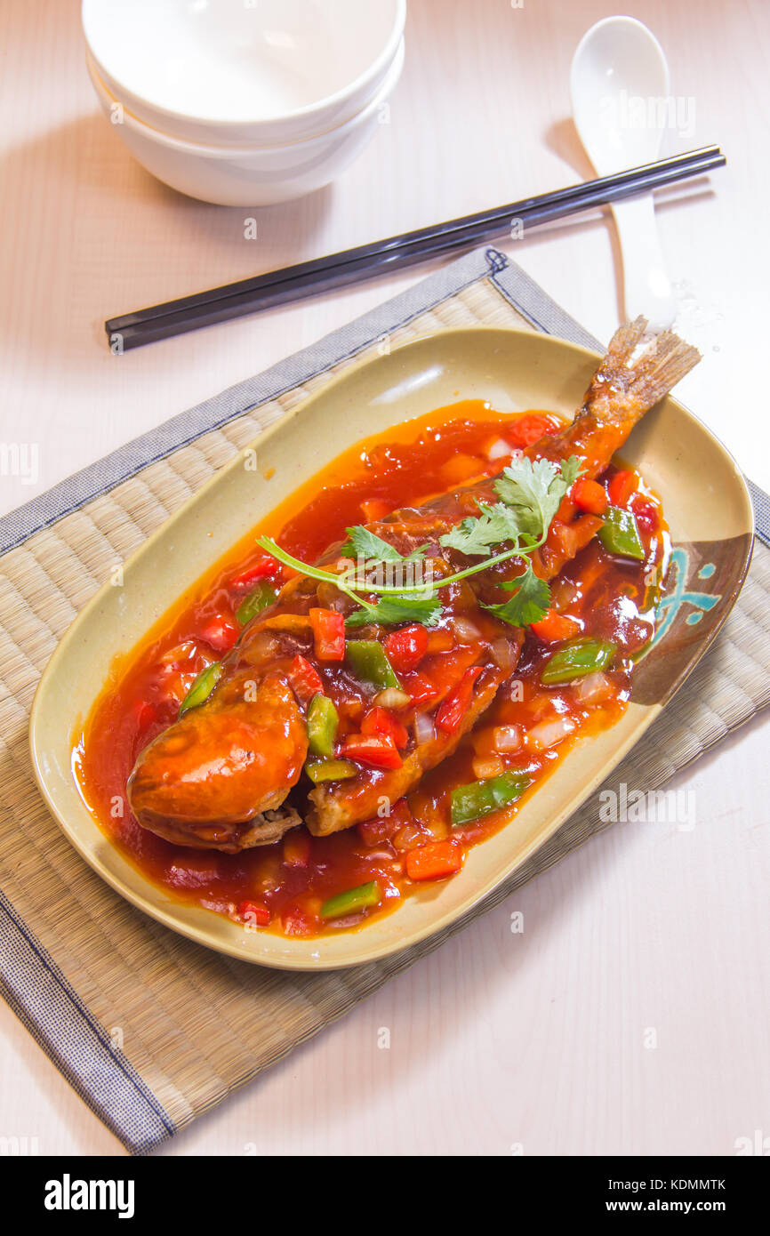 deep fried fish Stock Photo - Alamy