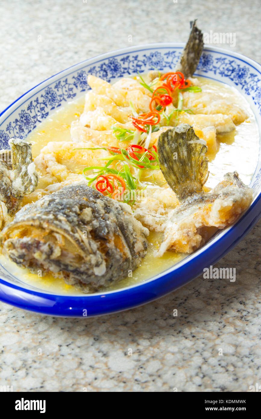 deep fried fish Stock Photo - Alamy