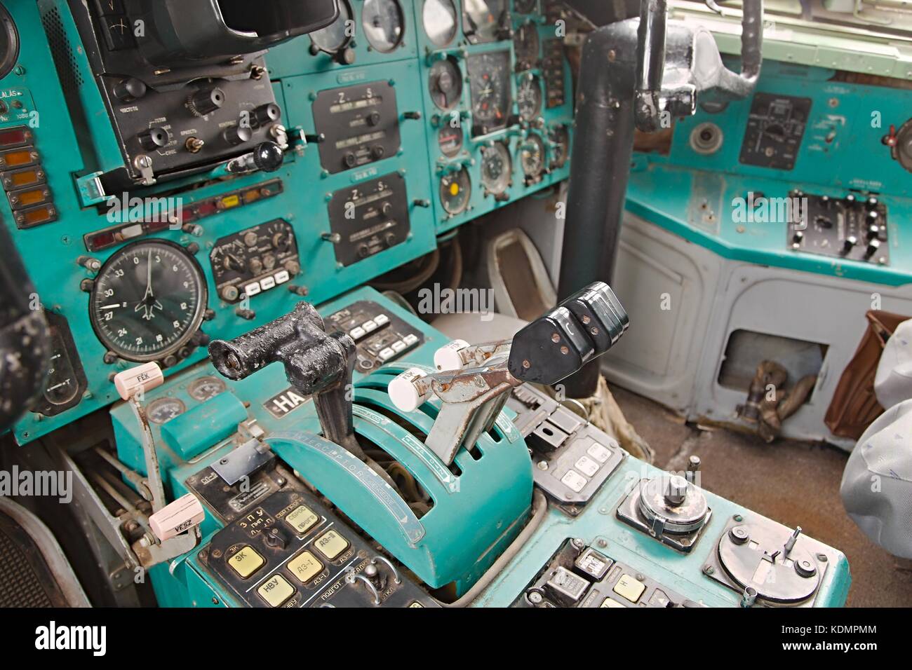 Vintage plane controls hi-res stock photography and images - Alamy