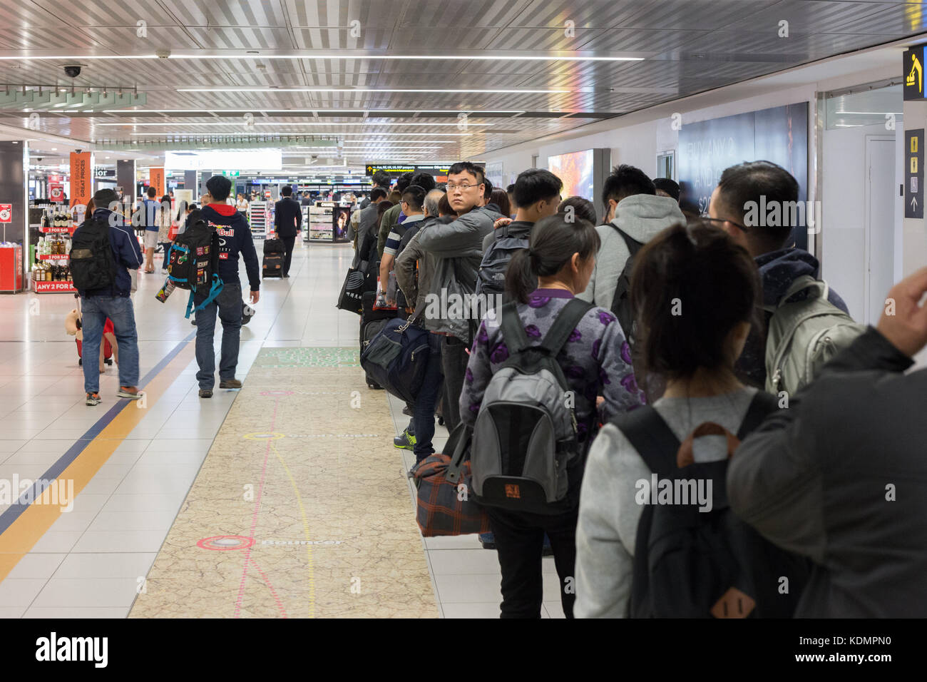 Immigration border control queue hi-res stock photography and images ...