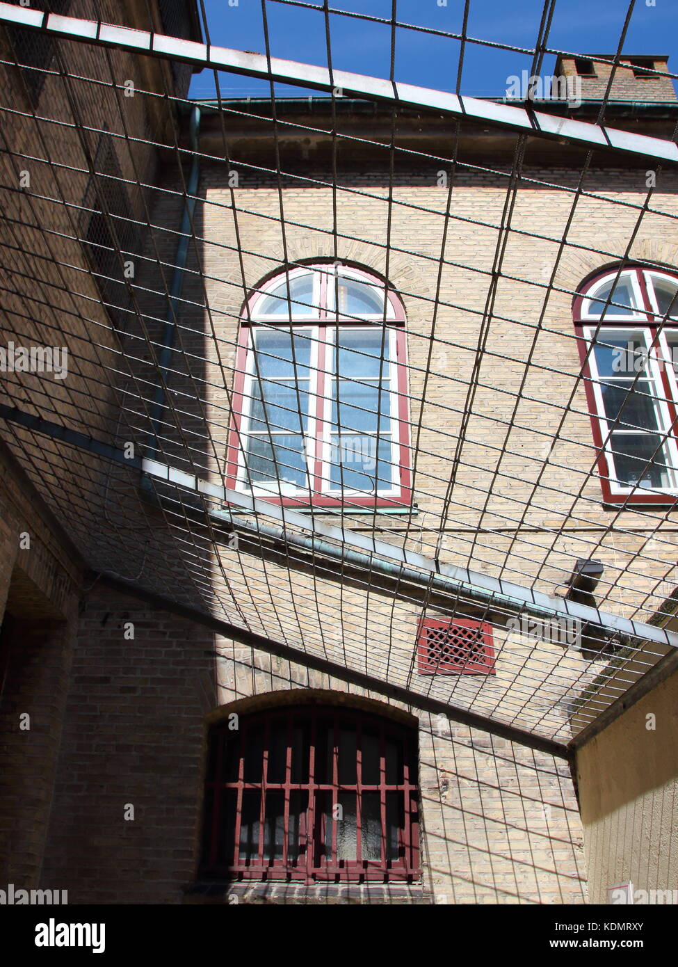 Red bars hi-res stock photography and images - Alamy