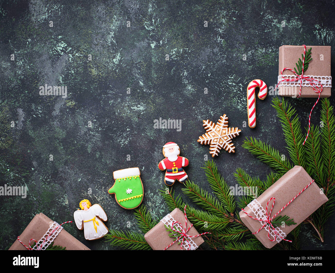 Christmas gift boxes and gingerbread cookies Stock Photo - Alamy