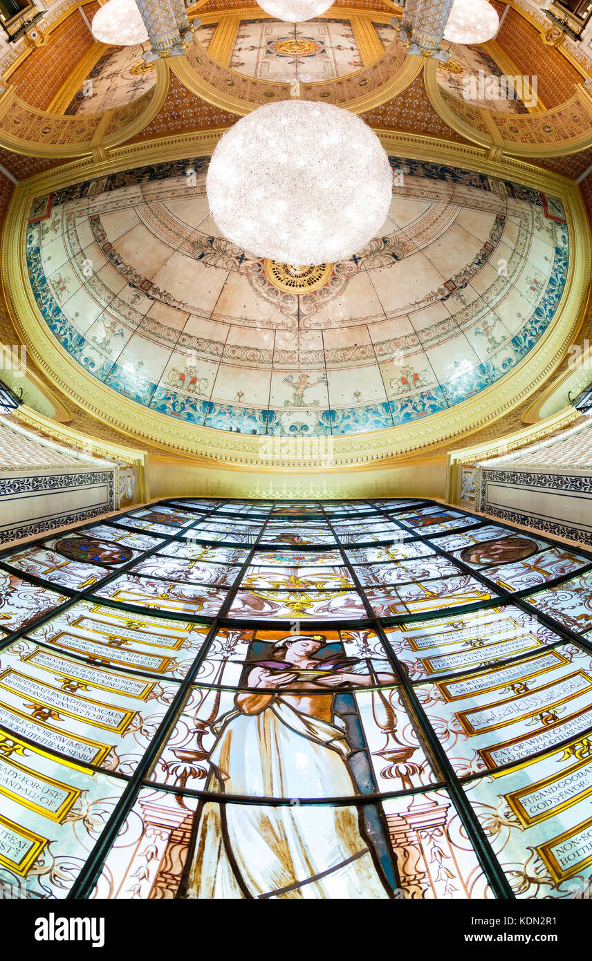 Cafe glass ceiling hi-res stock photography and images - Alamy