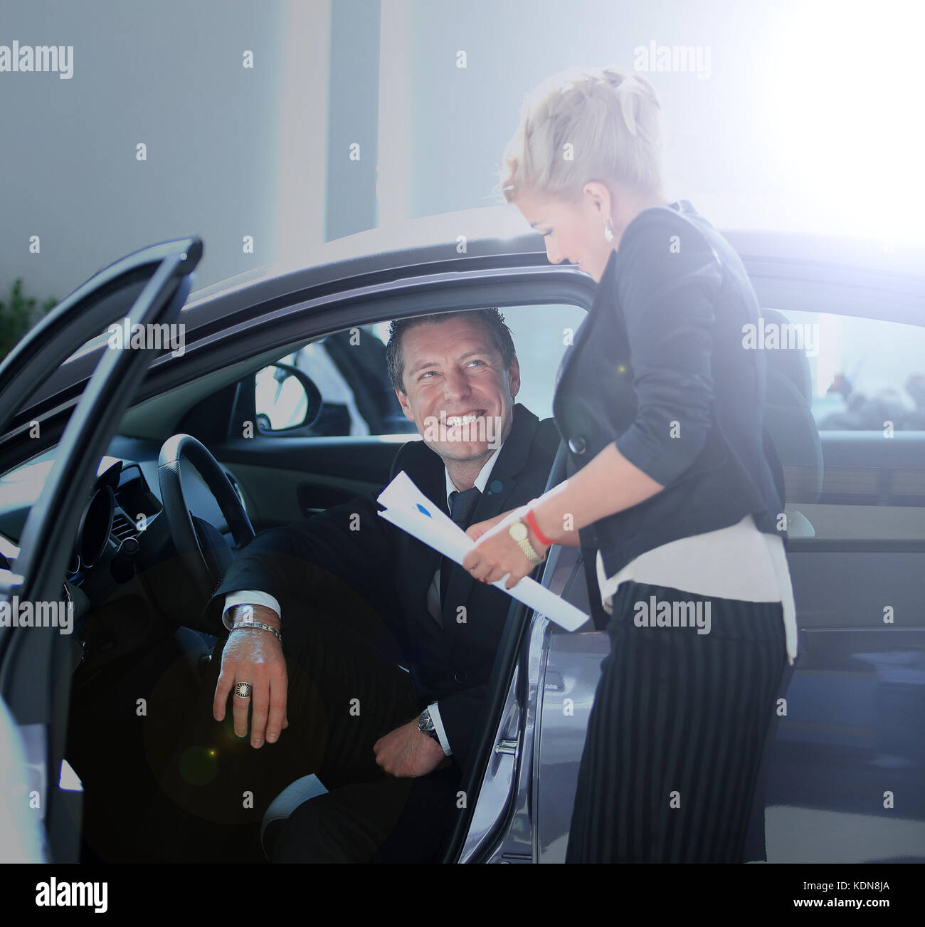 Car buying advice hi-res stock photography and images - Alamy
